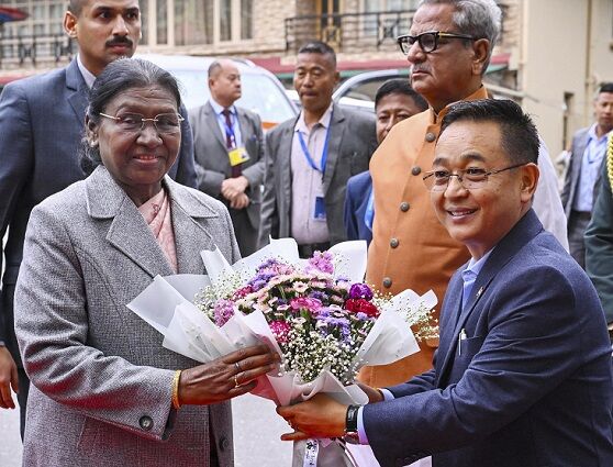 Prez Murmu confers President's Police Colour upon Sikkim Police | Prez ...