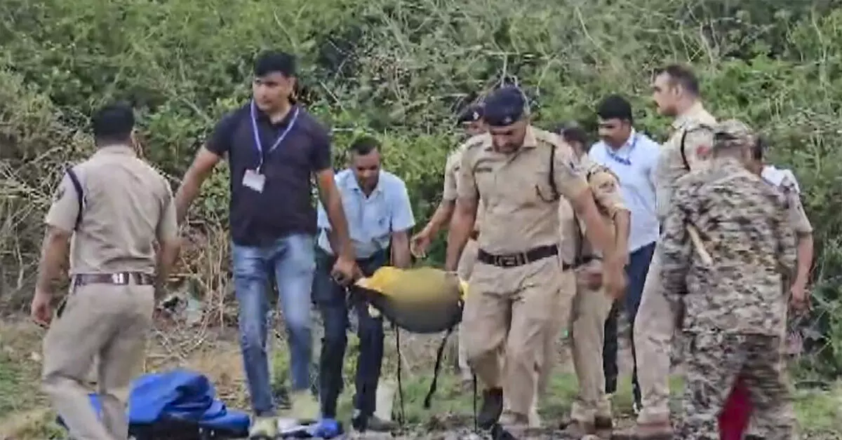 MP: Four jump off train amid fire rumour, crushed to death by another ...