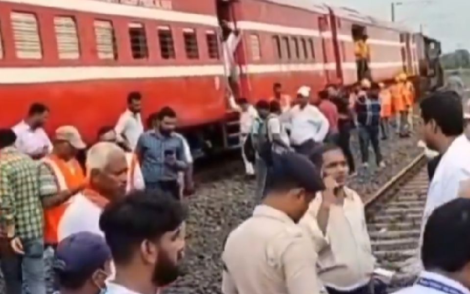 Railway worker dies, 3 injured in Awadh Assam Express collision in Patna